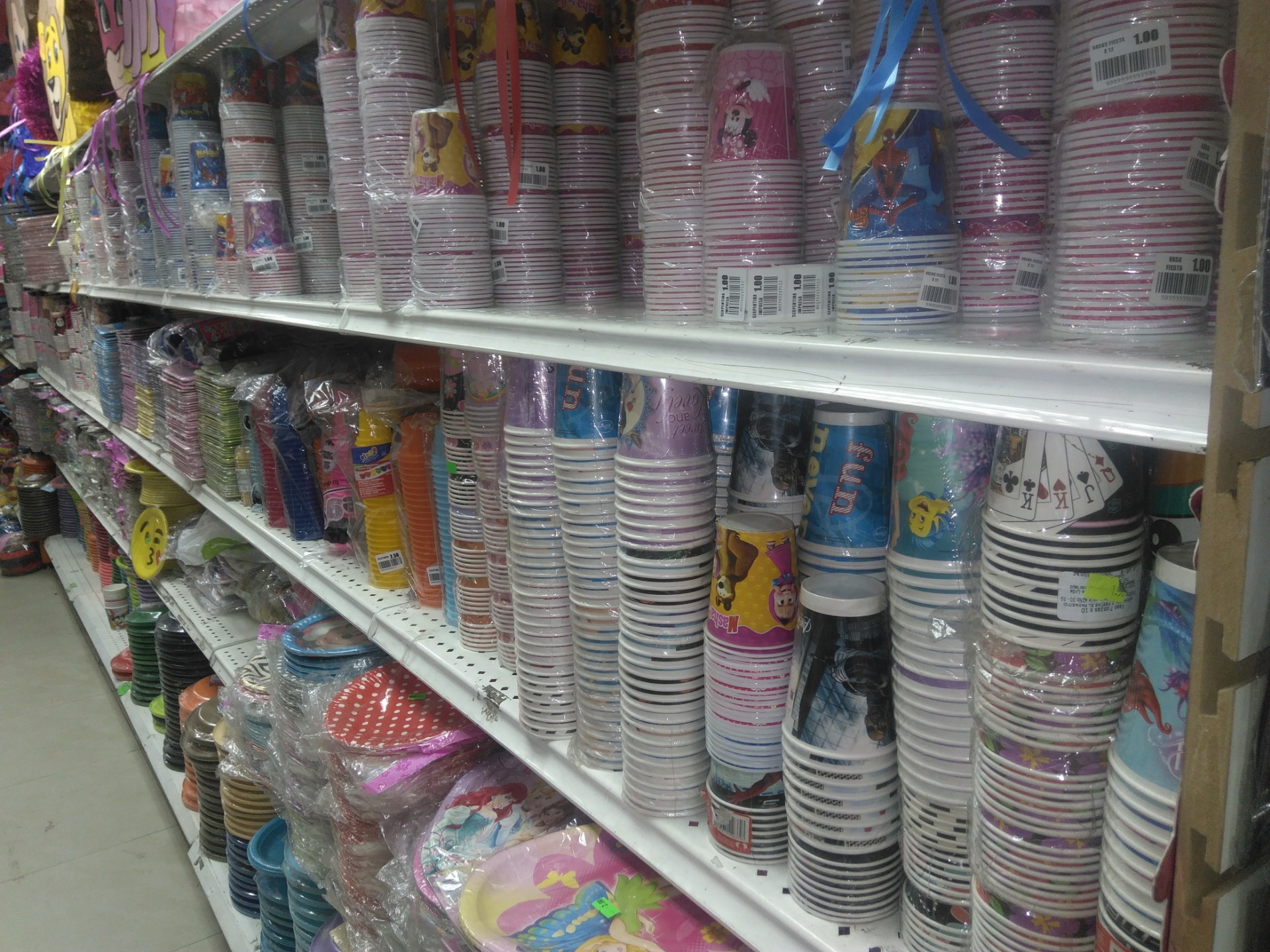 Distribuidoramegafiestas